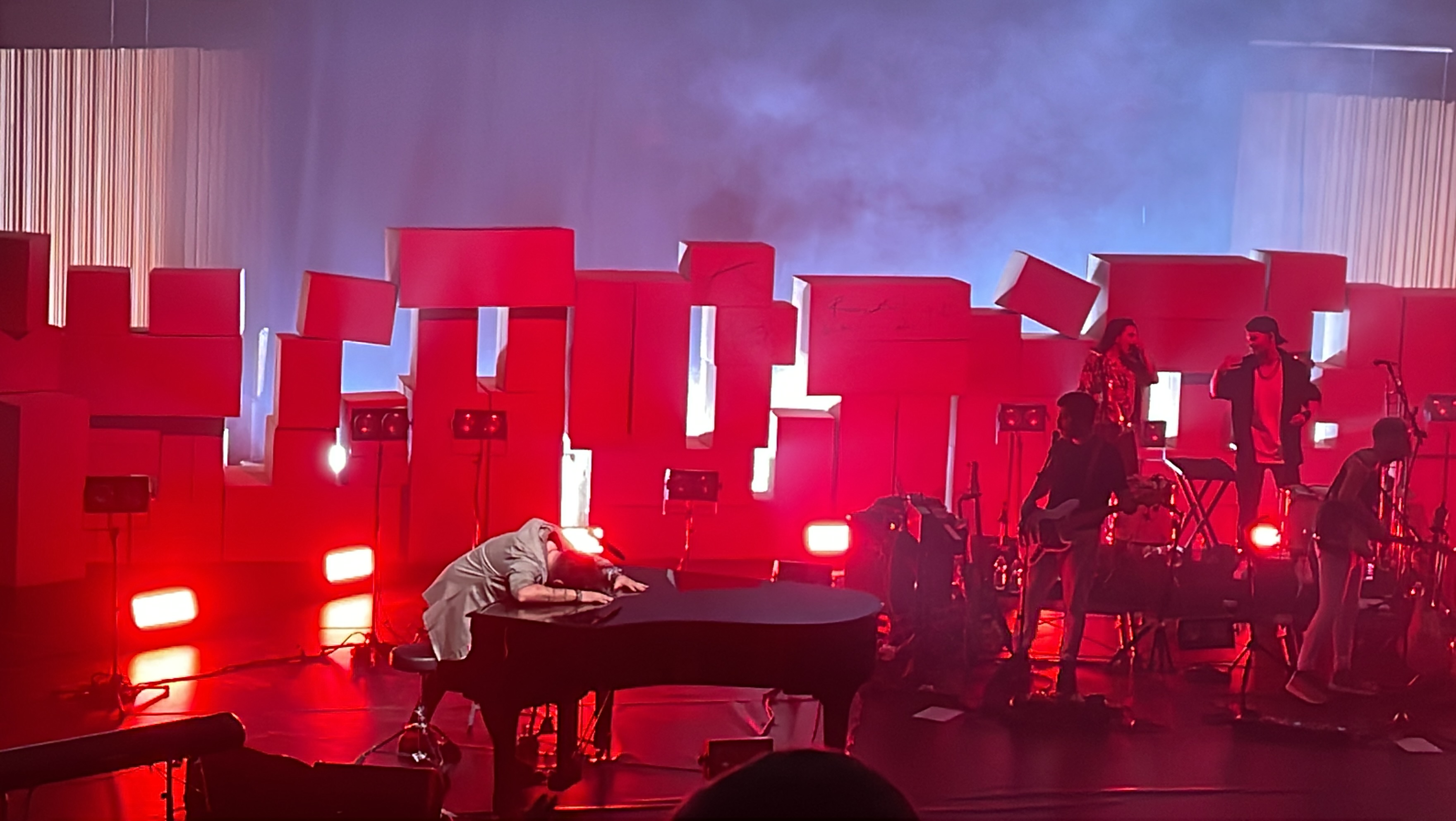 Pablo López le roba el alma al Palau de les Arts