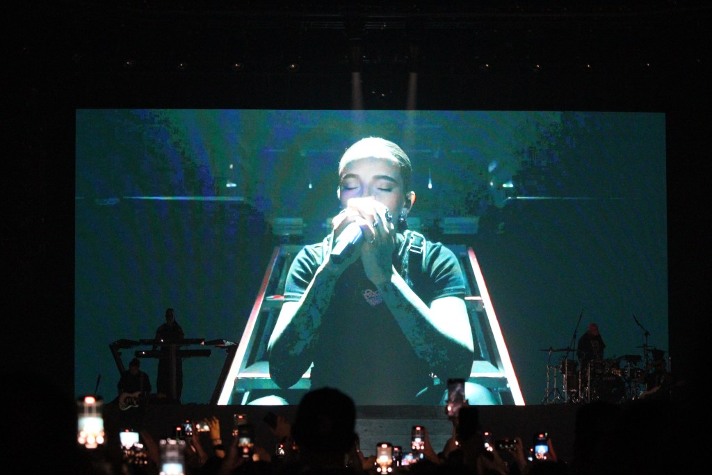 Young Miko consigue triunfar con un concierto en el Movistar Arena - El ...